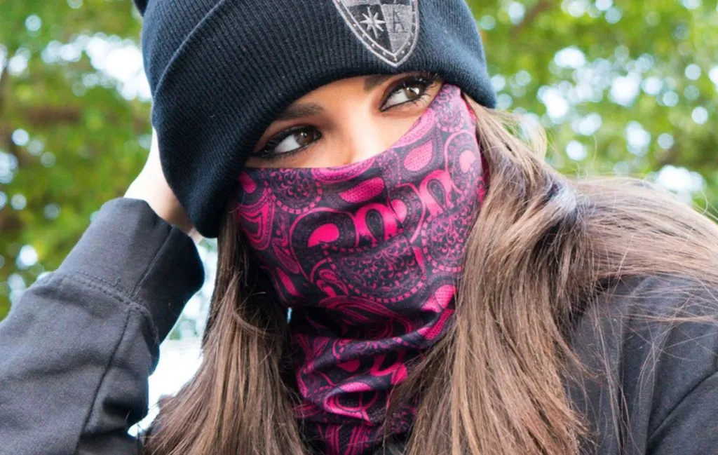 10 روش بستن انواع باندانا در استایل زنانه و مردانه • دیجی‌کالا مگ