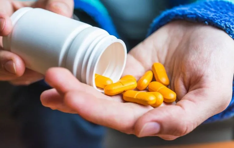 قرص پپتاید چیست و چه فواید و عوارضی برای پوست دارد؟