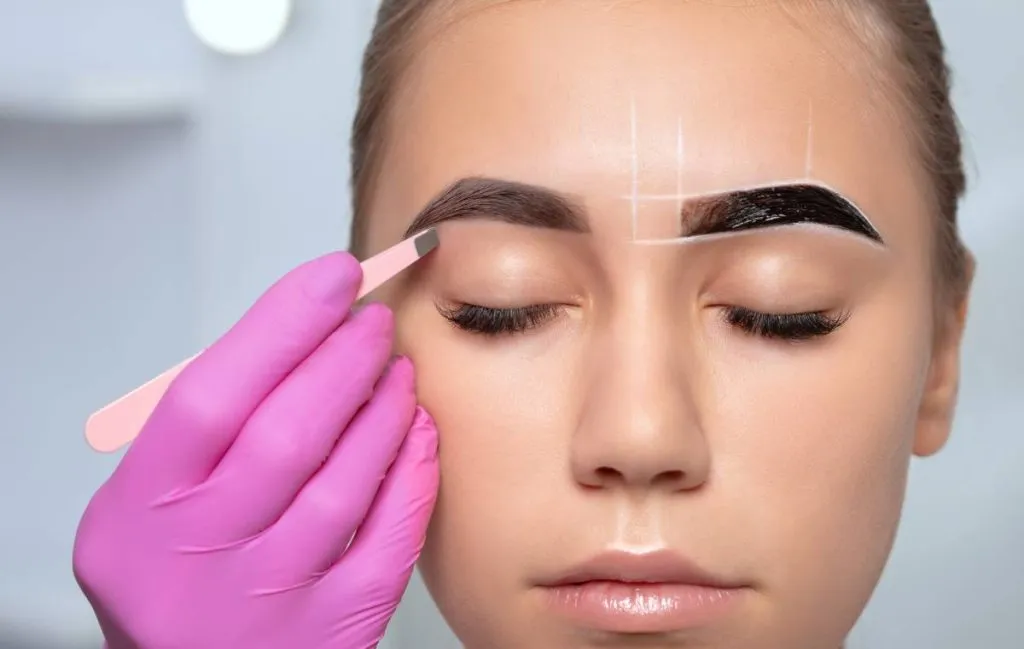 تینت ابرو؛ محصول جدیدی که می‌گویند معجزه می‌کند! - چی بپوشم